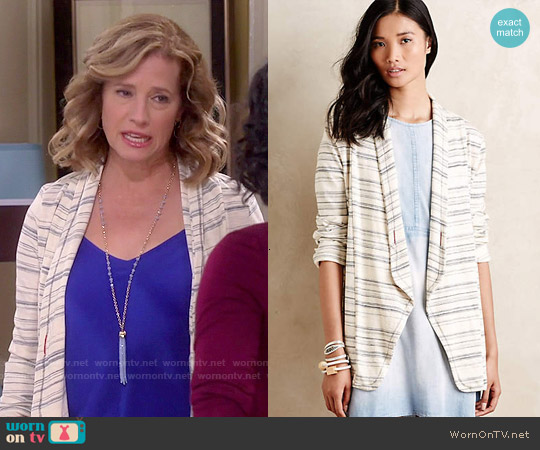 WornOnTV: Vanessa’s striped jacket on Last Man Standing | Nancy Travis ...
