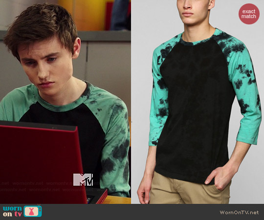 WornOnTV: Hunter’s black tee with gree tie dyed sleeves on Degrassi ...