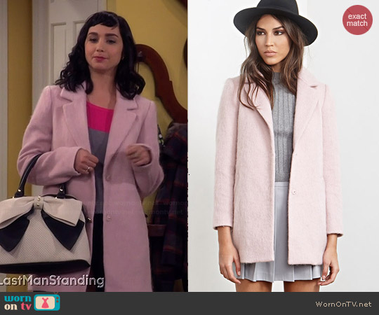 WornOnTV: Mandy’s pink coat and two tone bow bag on Last Man Standing ...
