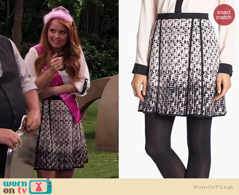WornOnTV: Jessie’s white leather trimmed blouse and printed skirt on ...