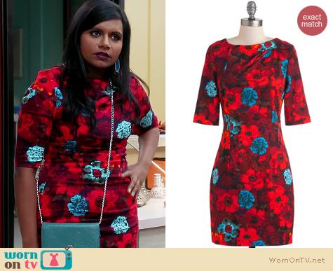WornOnTV: Mindy’s red and blue floral print dress on The Mindy Project ...