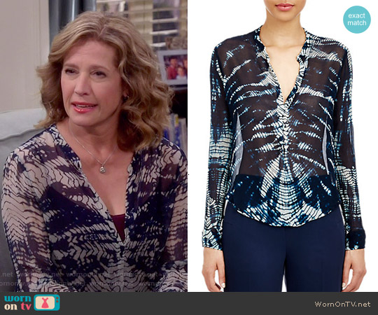 WornOnTV: Vanessa’s tie dyed blouse on Last Man Standing | Nancy Travis ...